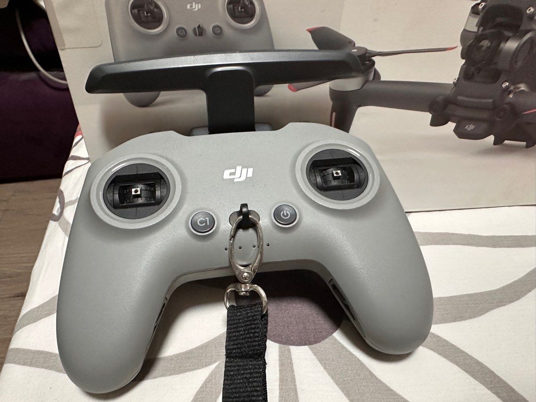 DJI FPV Gen 1 Fly More Combo, 攝影器材, 航拍 - Carousell