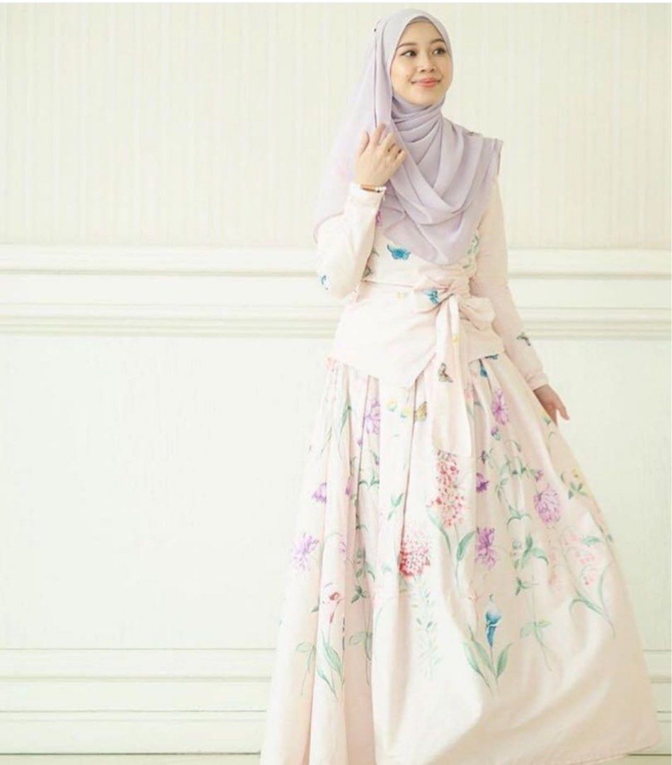 ESTRELLA KL Floral Wrap Set, Women's Fashion, Muslimah Fashion, Baju ...