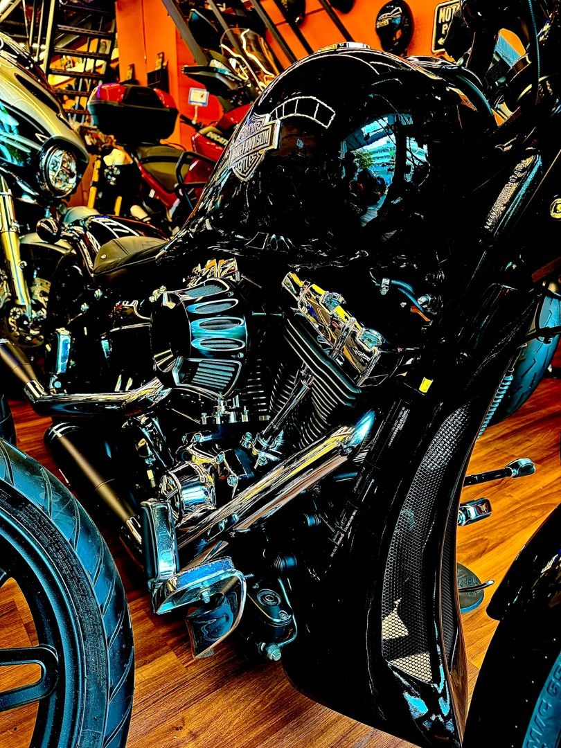 Harley Davidson Breakout ( coe 4/2033/Tekill & Hyde/23 inch front wheel ...