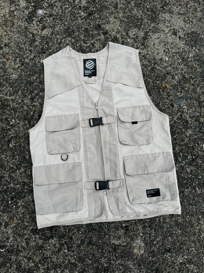 Hisso Multipocket Vest, Men's Fashion, Tops & Sets, Vests on Carousell