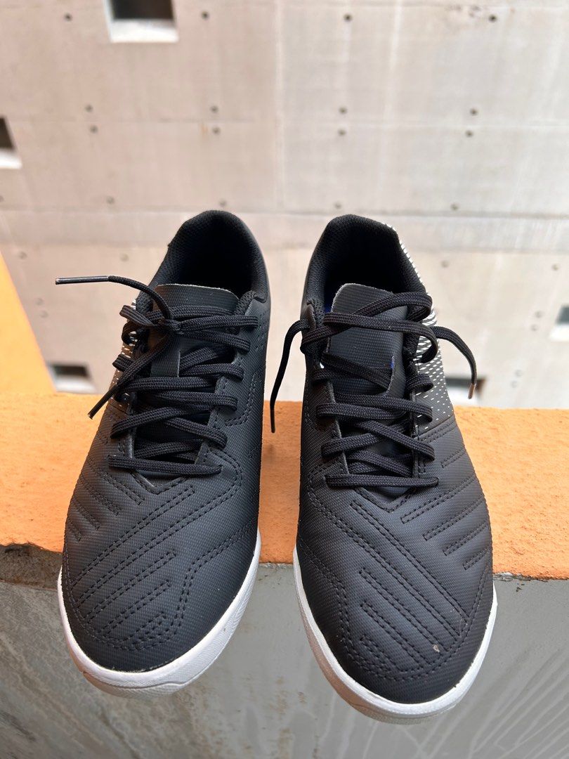 KIPSTA Football Boots Turf, Men's Fashion, Footwear, Boots on Carousell