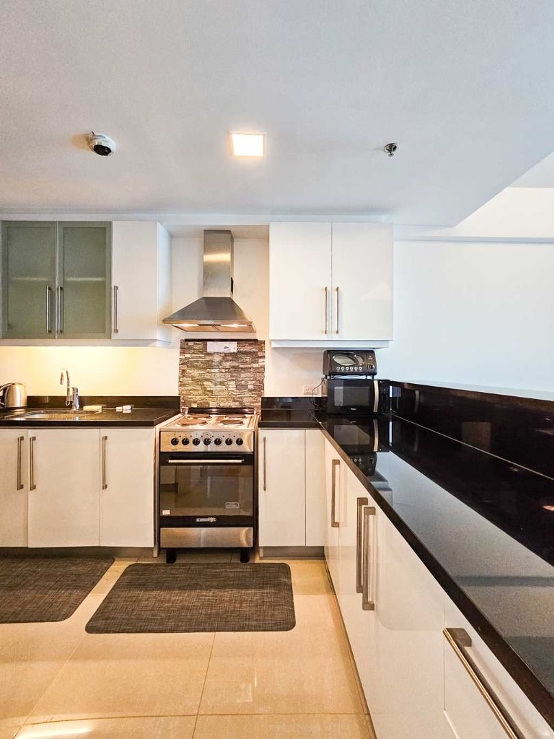 Luxury High-Rise Condo with Panoramic City Views in Park Point ...