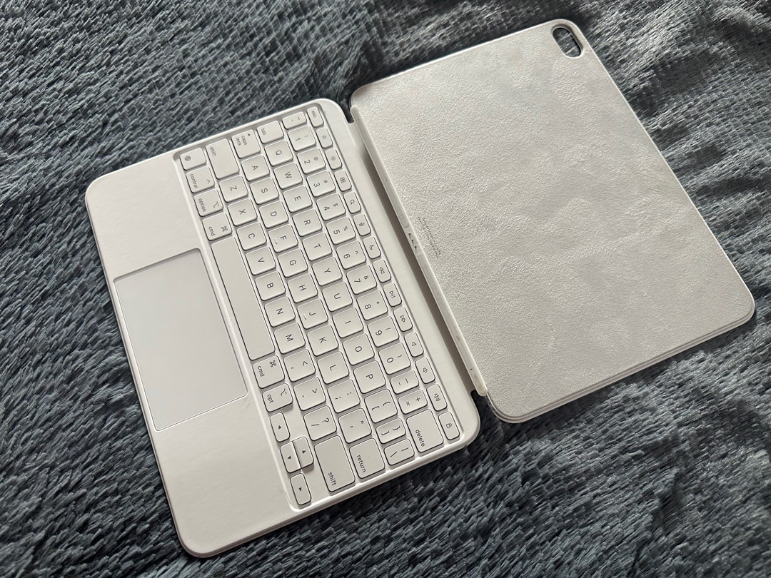 MAGIC KEYBOARD FOLIO IPAD 10TH, Mobile Phones & Gadgets, Mobile ...