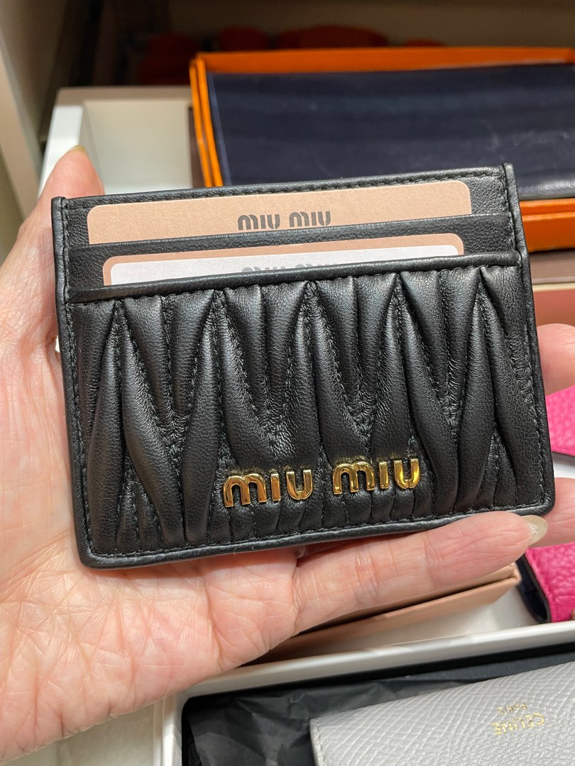 Miu Miu Card Holder卡片套, 名牌, 手袋及銀包 - Carousell