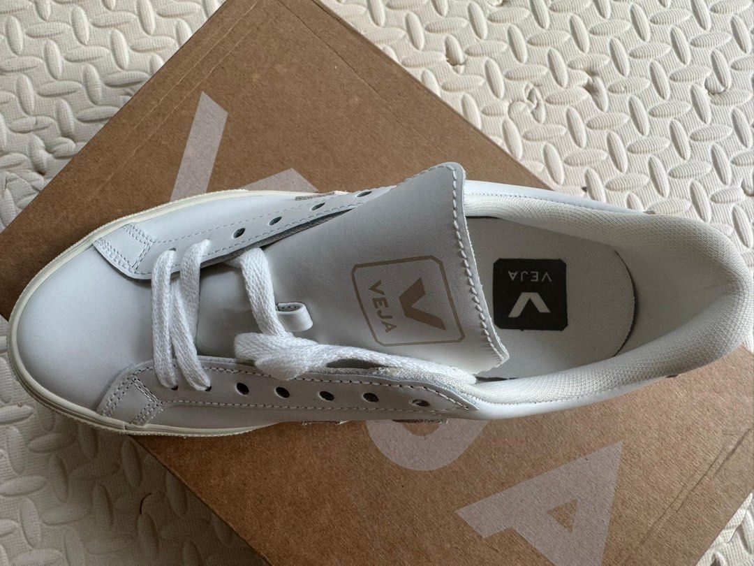 ORIGINAL Veja Esplar Logo Leather - Extra White Sable, Women's Fashion ...