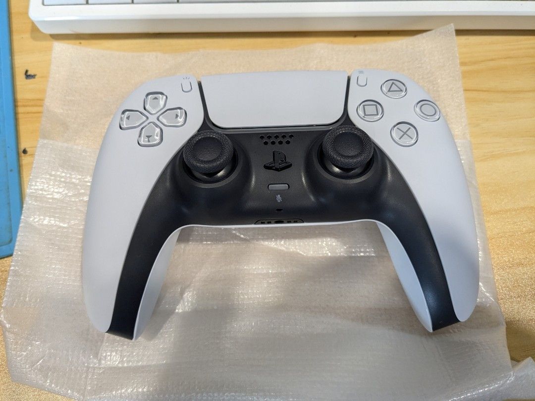 PS5 White Controller (Pristine Condition), Video Gaming, Gaming ...