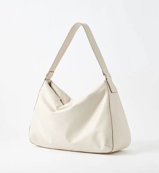 Uniqlo Puffy Shoulder Bag in Leather White, Women's Fashion, Bags ...