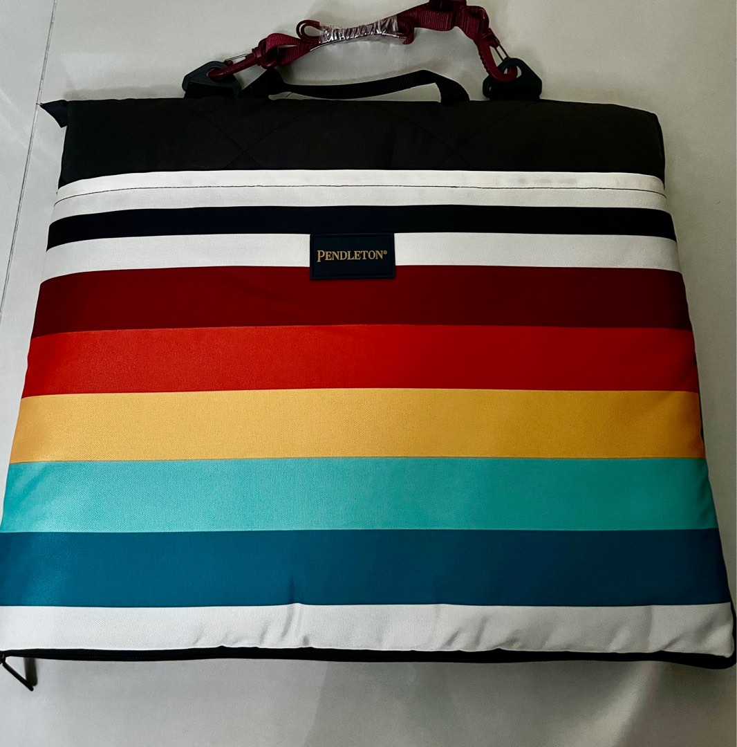 [100%new] PENDLETON Outdoor Packable Blanket 可摺疊成袋：防水墊/野餐墊/露營用/送禮自用, 名牌 ...
