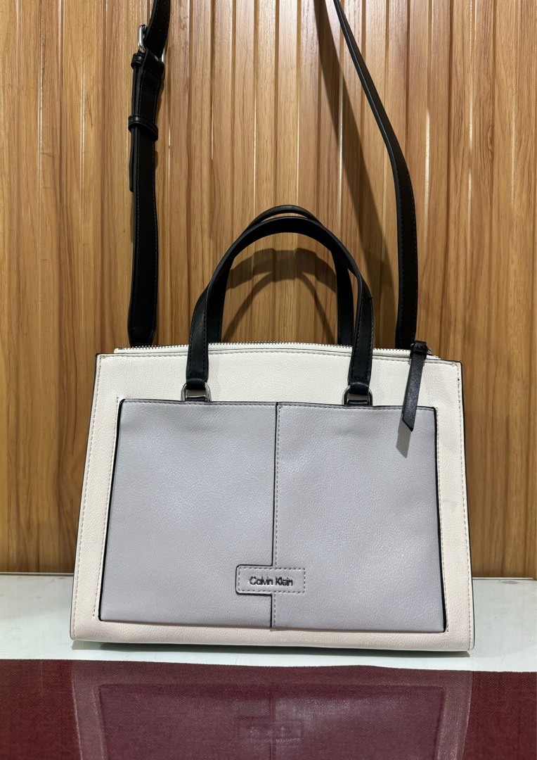 Authentic Calvin Klein two wag bag, Women's Fashion, Bags & Wallets ...