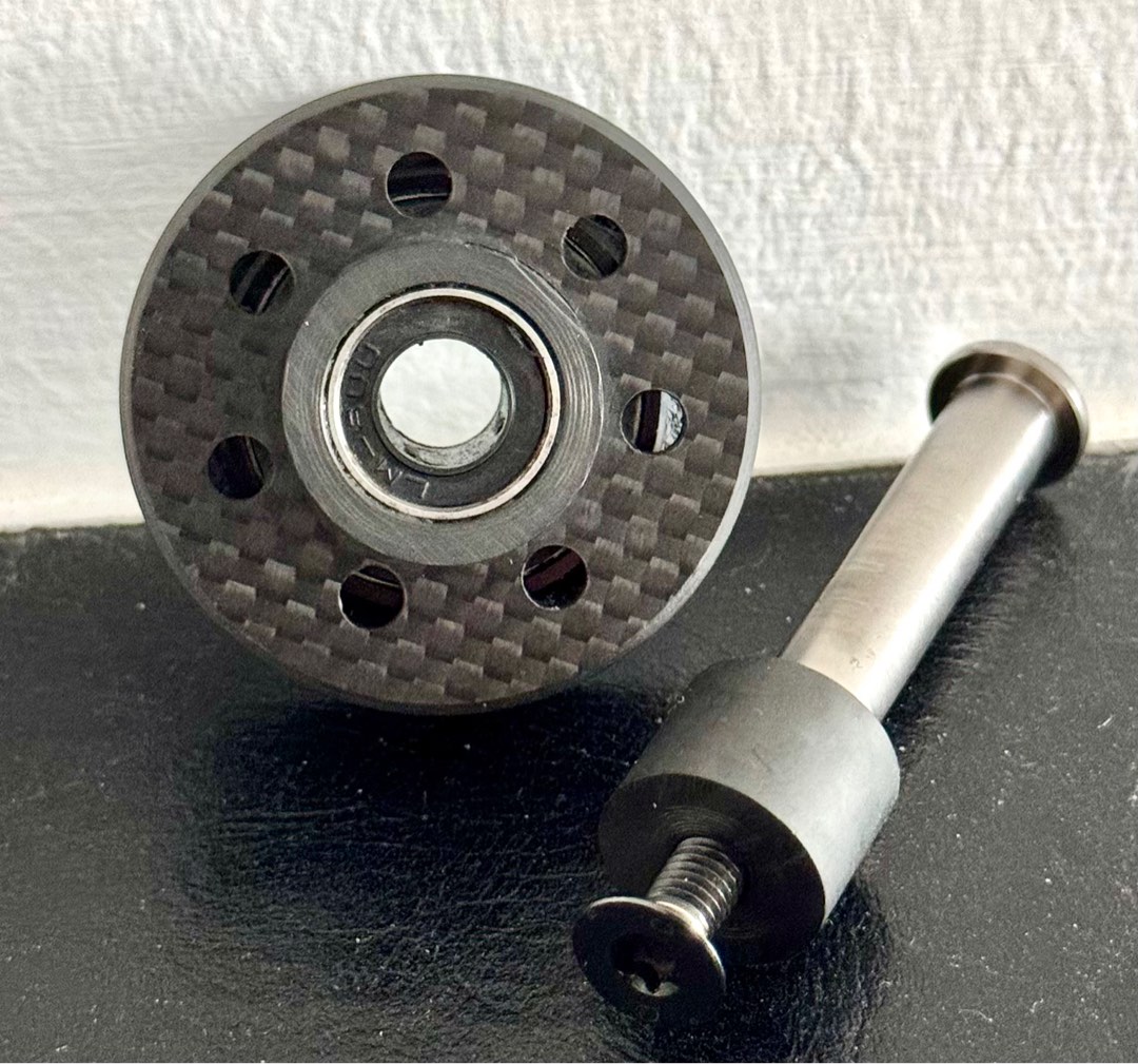 Carbon Jockey wheel + Titanium spindle shaft, Sports Equipment ...