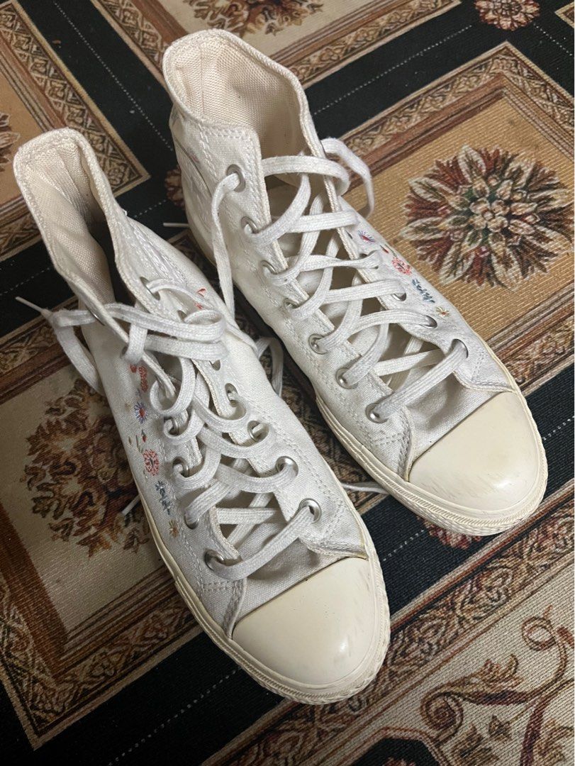 Converser - Chuck Taylor Star Lift Floral Embroidery, Women's Fashion ...