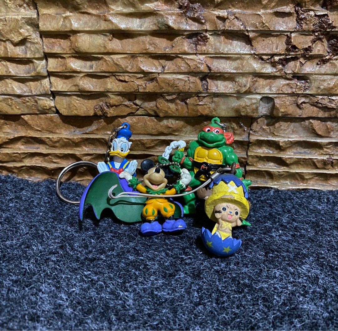 DISNEY CHARACTER KEY CHAIN, Hobbies & Toys, Memorabilia & Collectibles ...