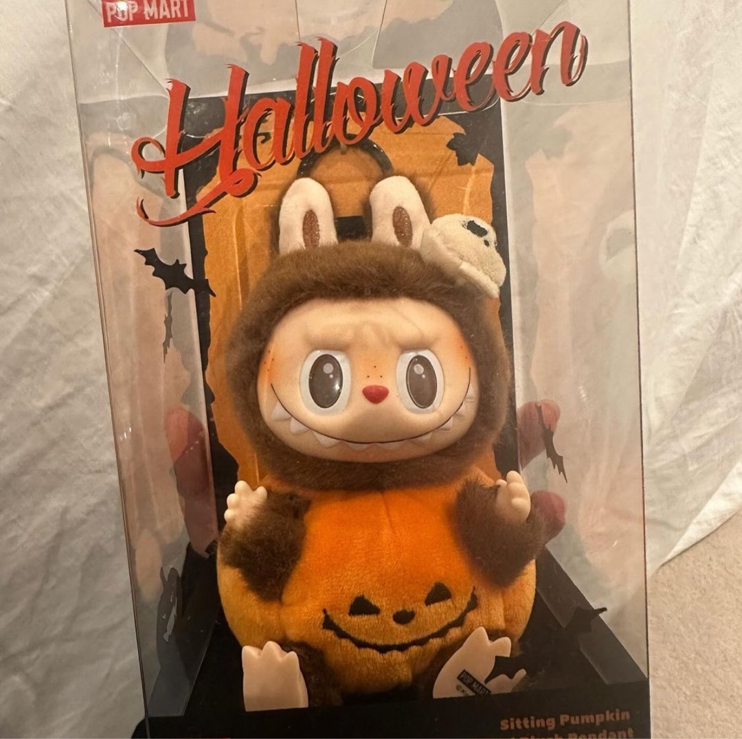 Labubu Popmart special edition Halloween RARE, Barang Mewah, Aksesoris ...
