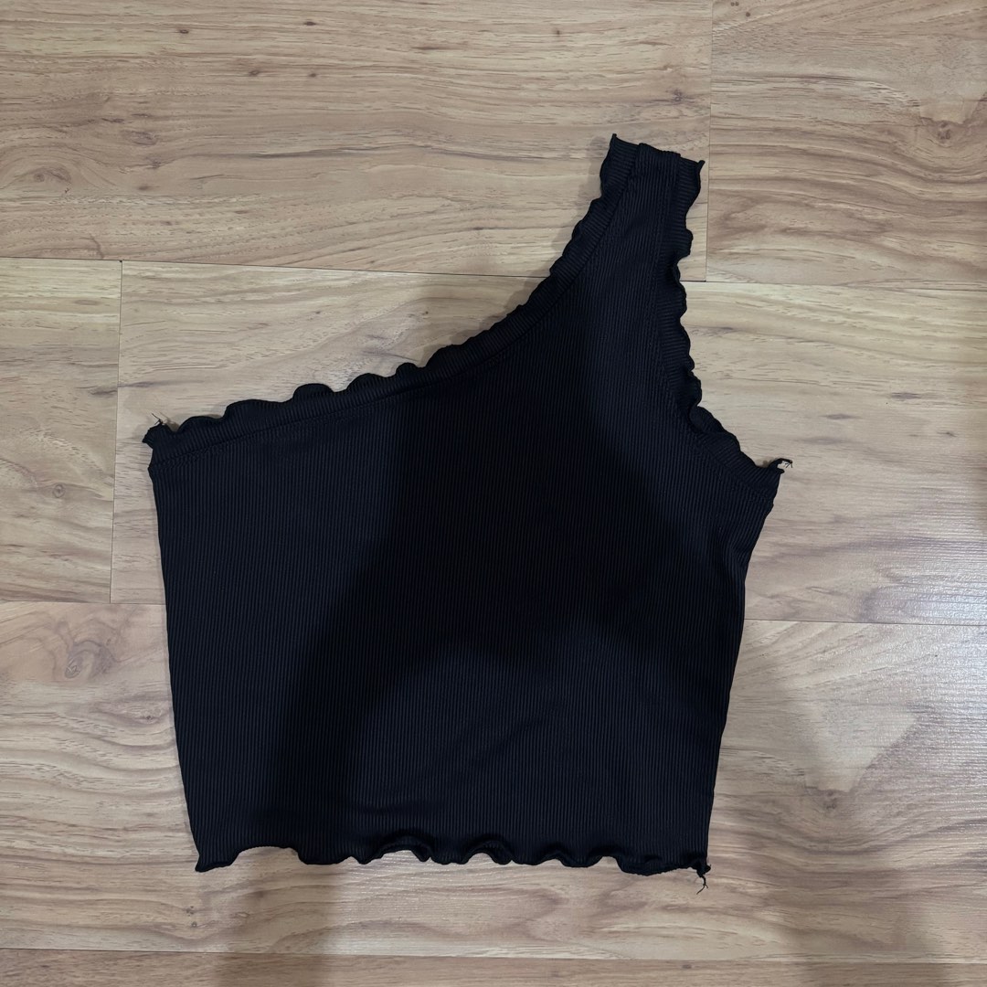 One Sided Top, Women's Fashion, Tops, Sleeveless on Carousell