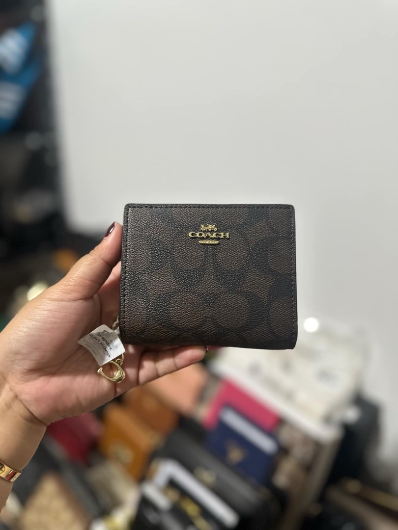 RUSH!! Brand New Coach Bifold Wallet , Women's Fashion, Bags & Wallets ...