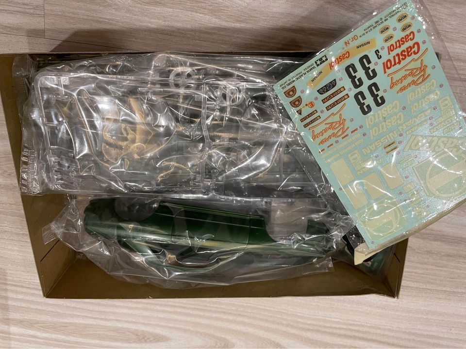 TAMIYA Nissan Skyline R32 GTR CASTROL NOS, Hobbies & Toys, Toys & Games ...