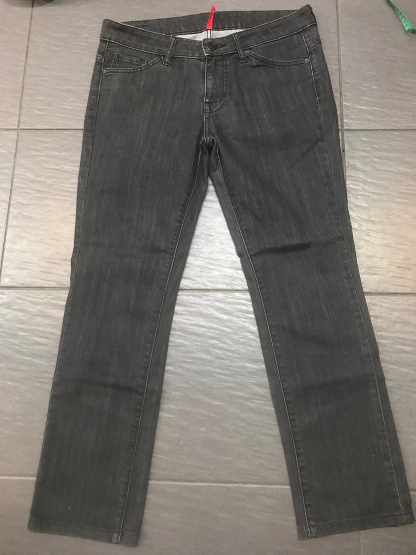 UNIQLO MADE IN vietnam, Women's Fashion, Bottoms, Jeans & Leggings on ...