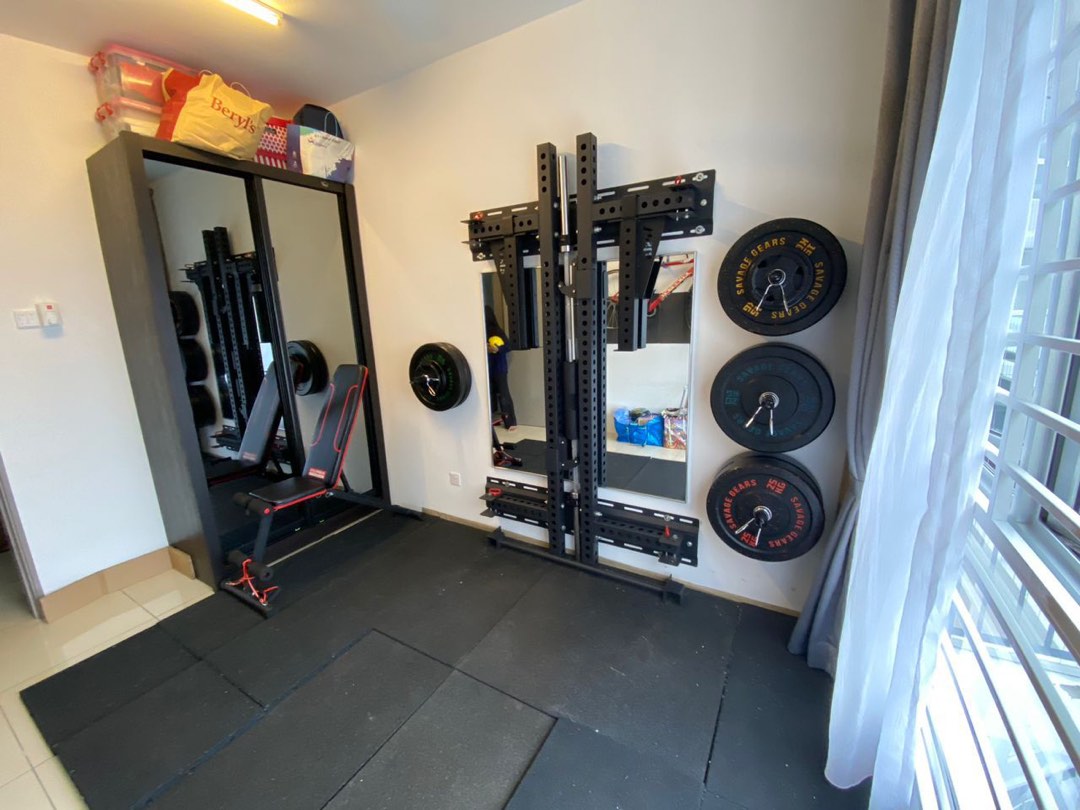Wall mounted, Foldable Gym, Weights and Mats included, Sports Equipment ...