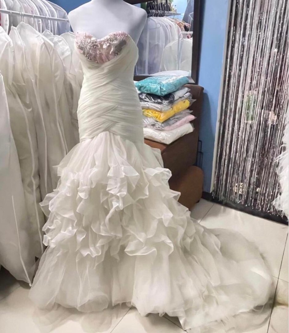 White Sagala/Wedding Gown Laced and Ruffled Classic Gown, Women's ...