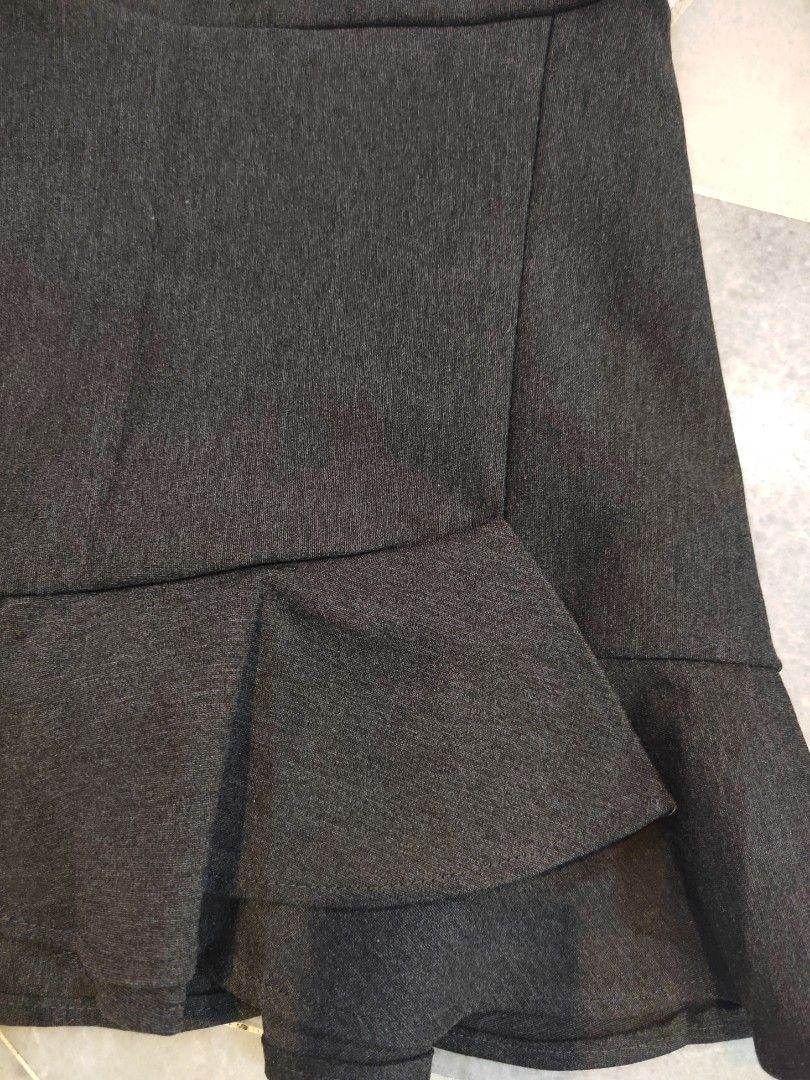 A line skrit pant, Women's Fashion, Bottoms, Other Bottoms on Carousell