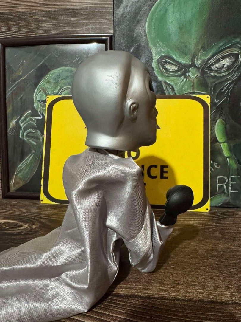 Alien Boxing Puppet (Vintage), Hobbies & Toys, Memorabilia ...