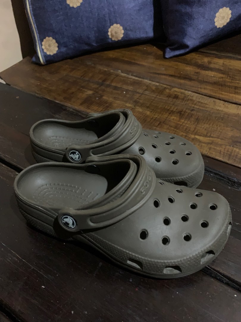 Crocs Classic Original Clogs, Men's Fashion, Footwear, Slippers ...