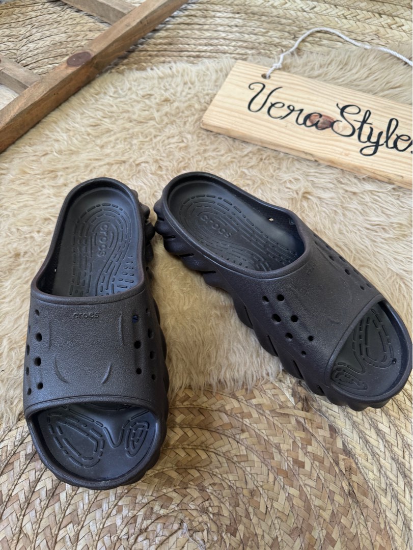 Crocs Slides, Women's Fashion, Footwear, Slippers and slides on Carousell