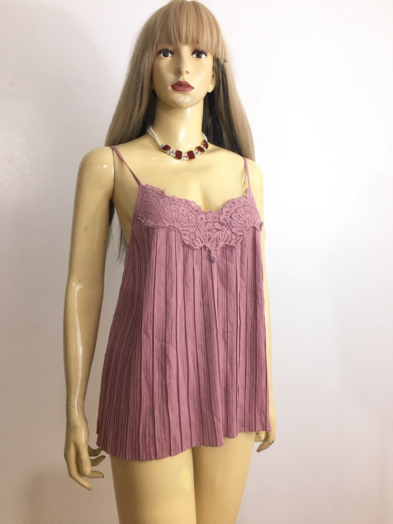 DEJUBA PLATED TOP, Women's Fashion, Tops, Sleeveless on Carousell