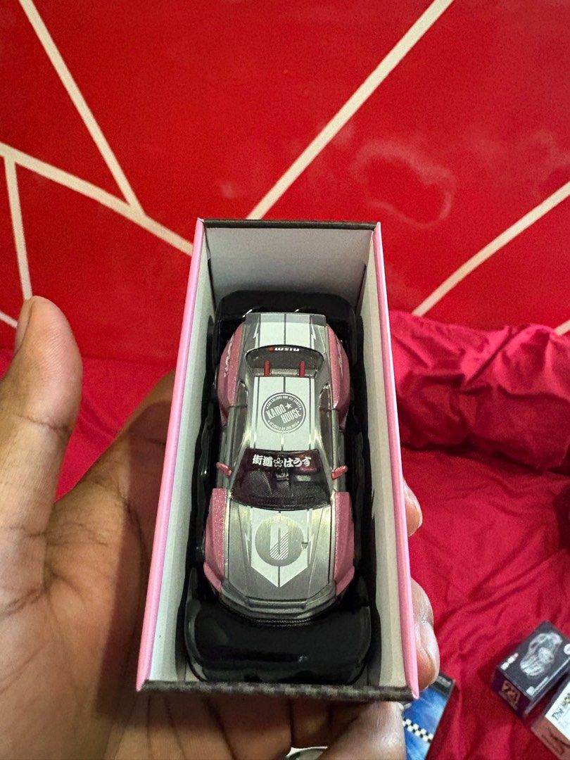 Kaido House Mini Gt Chase Nissan Skyline R34 Pink, Hobbies & Toys, Toys ...