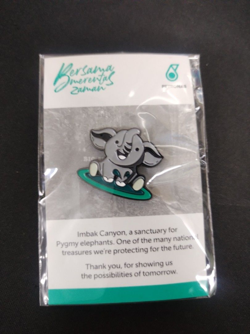 Limited Edition Petronas 45th Years Anniversary Enamel Pin, Hobbies ...