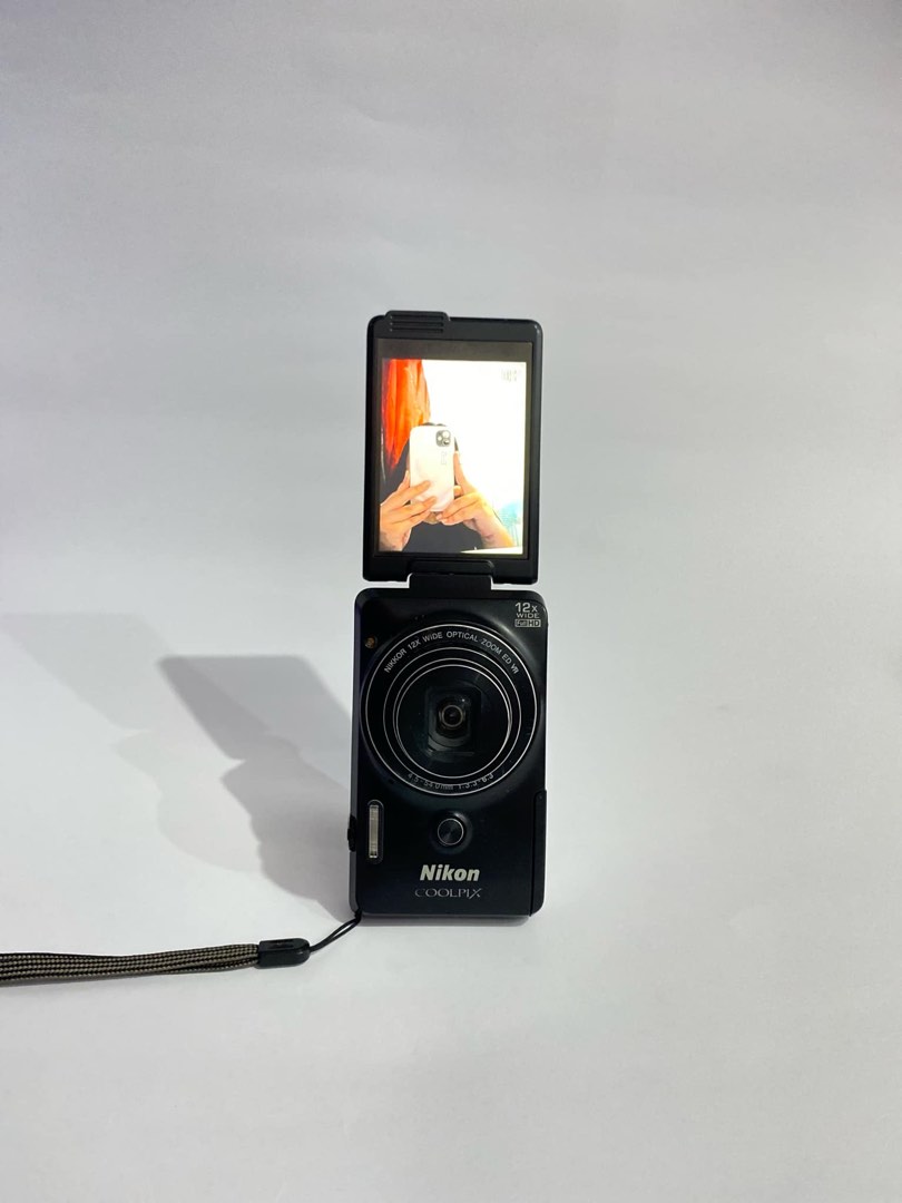 NIKON COOLPIX S6900 FLIP CAM | DUAL CAM, Photography, Cameras on Carousell