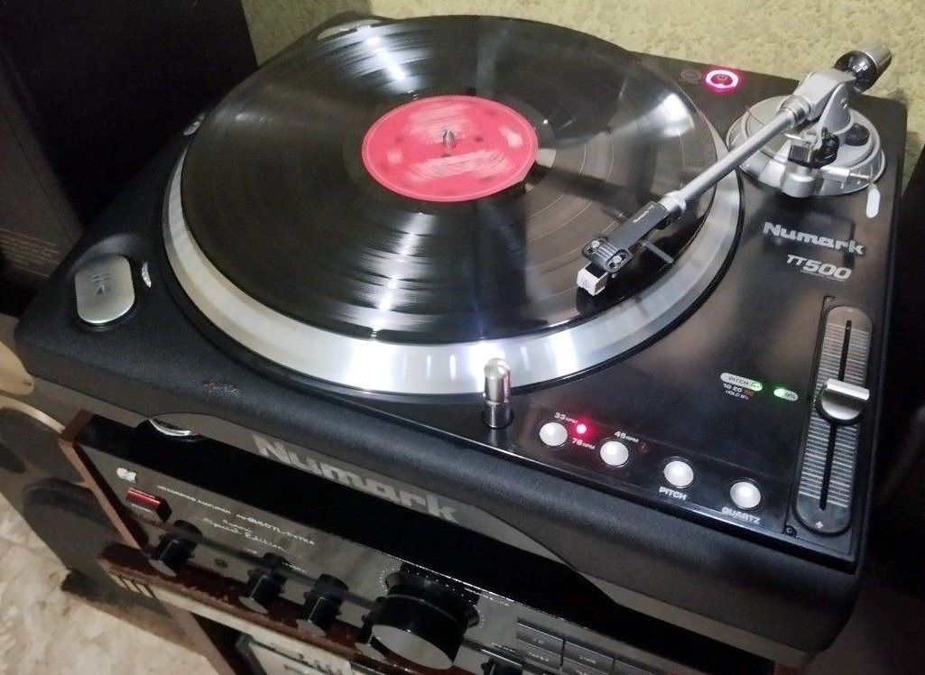 Numark TT500 Professional Quartz or manual Direct-drive Ultra Hi-Torque ...