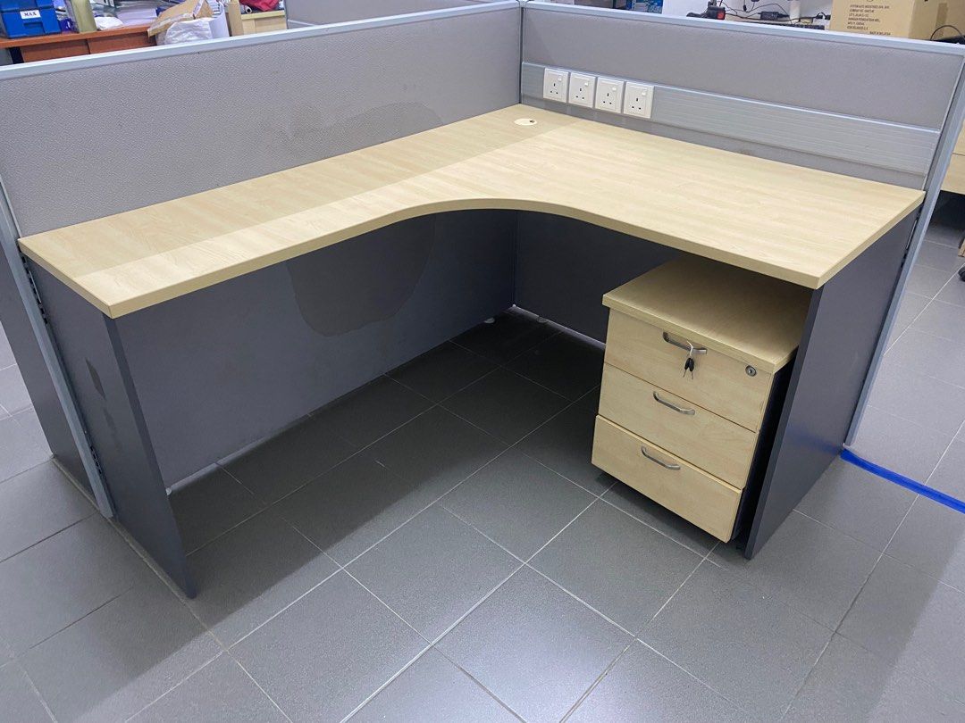 Office L-shaped Table with Aluminum Partition, Cable 70/0.76 x 3 Core ...