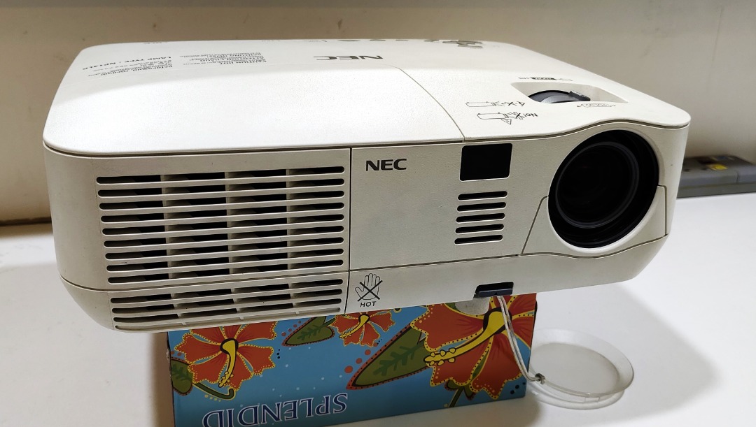 【Projector】 NEC NP-V260 & Pull Down Screen On Wall, TV & Home ...