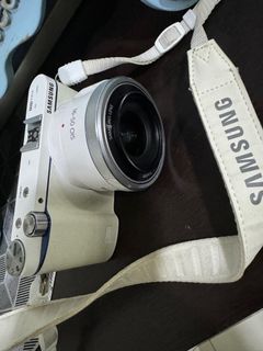 Samsung NX100, Photography, Cameras on Carousell
