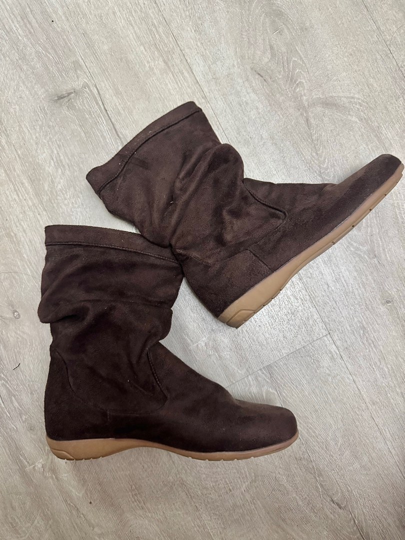 Suede flat gum sole boots, Women's Fashion, Footwear, Boots on Carousell