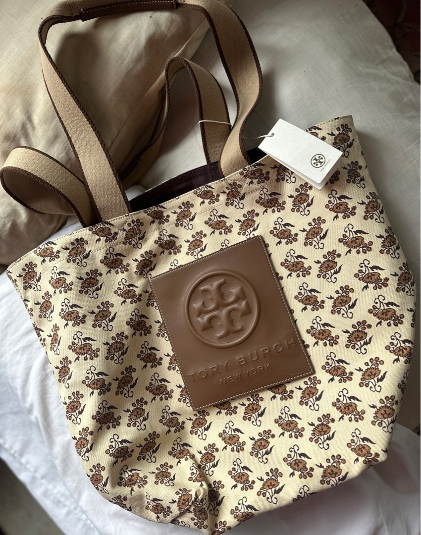 tory burch curly ditsy reversible tote bag, Women's Fashion, Bags ...