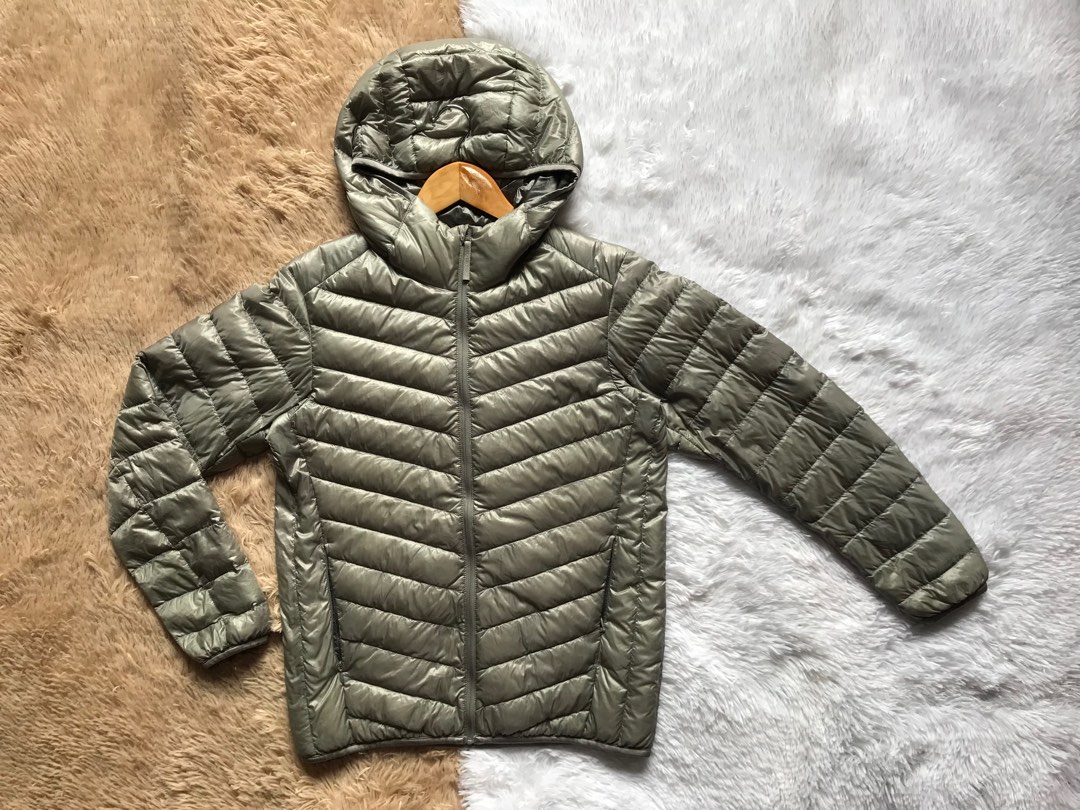 Uniqlo Light Puff Jacket, Women's Fashion, Coats, Jackets and Outerwear ...