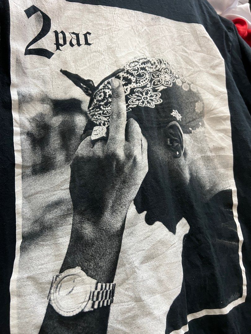 Y2K 2Pac Tupac Middle Finger Mike Miller Portrait Photo Graphic T-Shirt ...