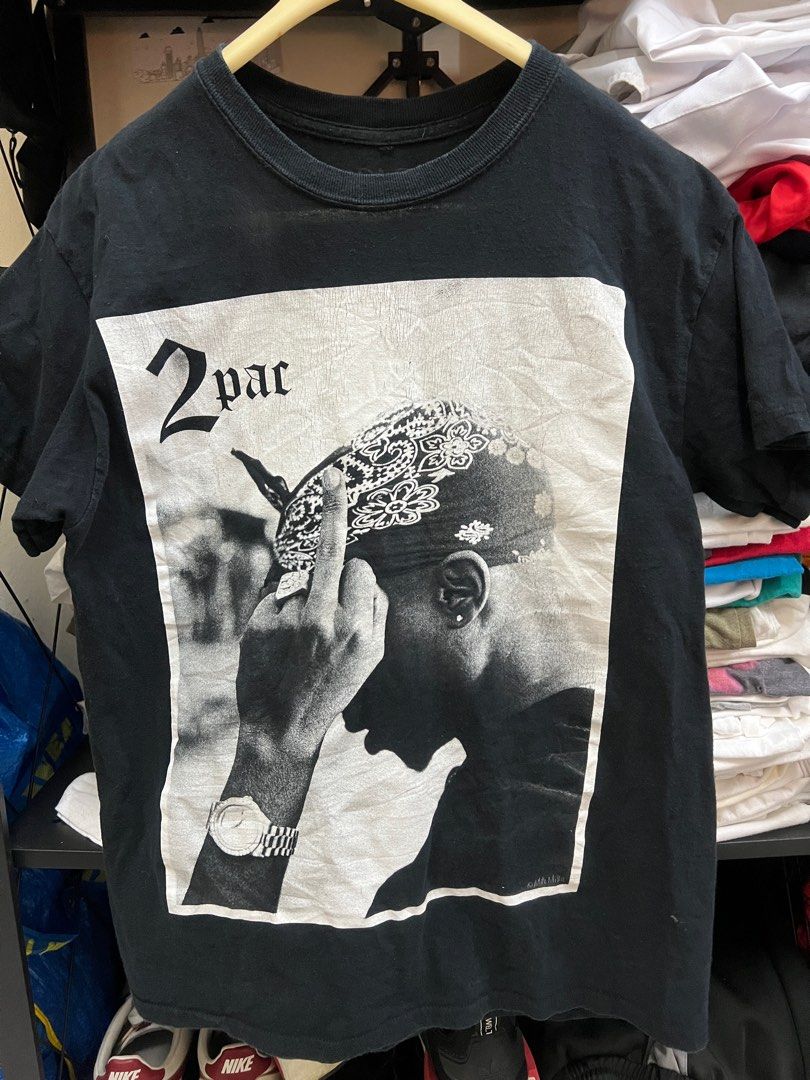 Y2K 2Pac Tupac Middle Finger Mike Miller Portrait Photo Graphic T-Shirt ...