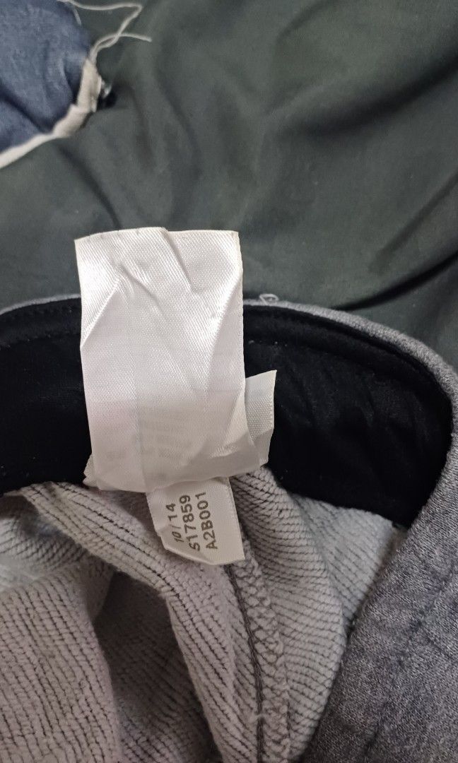 AUTHENTIC ADIDAS TREE STRIPE ACTUAL SIZE USING INCHES WIDHT 31-34 ...