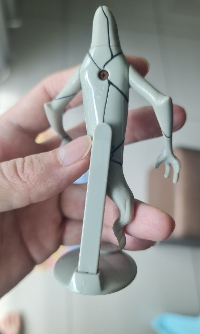 Ben 10 Ghost Freak Original With Stand cartoon network jual jualan ...