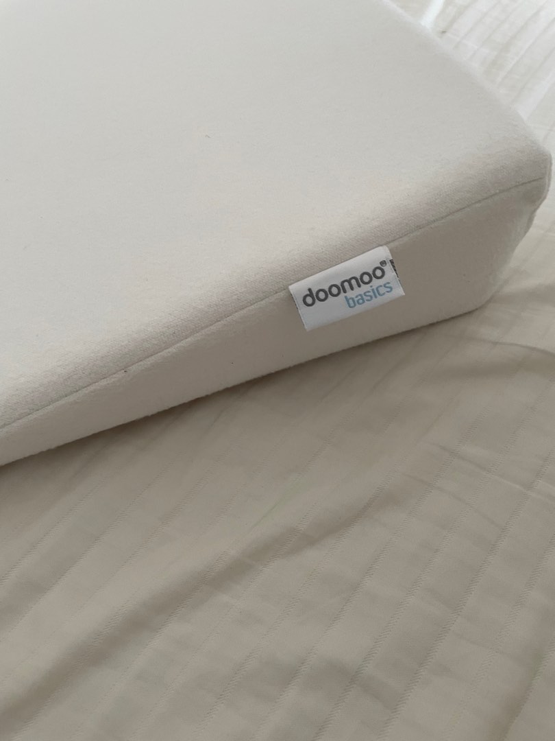Doomoo rest easy infant wedge pillow, Babies & Kids, Nursing & Feeding ...