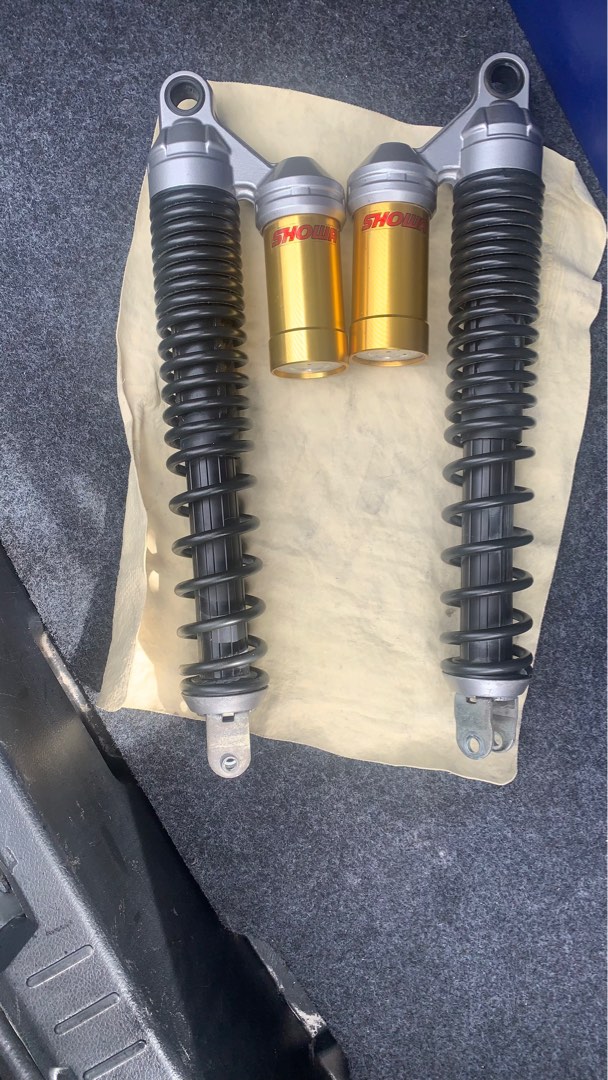 HONDA ADV SHOWA Stock Shock absor, Motorbikes, Motorbike Parts ...