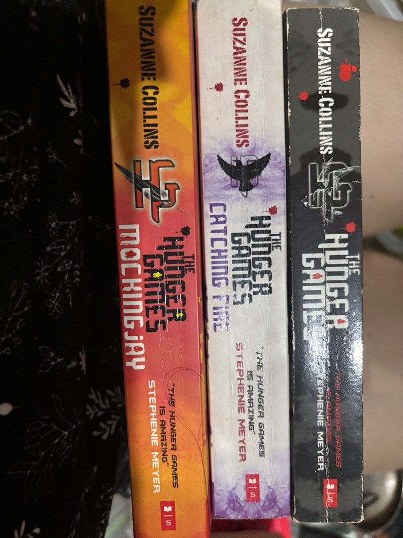 Hunger games series, Hobbies & Toys, Books & Magazines, Fiction & Non ...