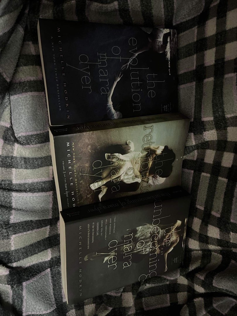 Neil Geiman, Mara Dyer Series, Irvine Welsh, Antonio Hill, Barbara Pym ...