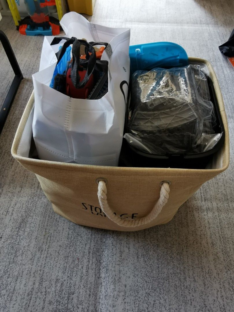 Thomas the tank engine (4 sets + extra tracks) see individual images ...