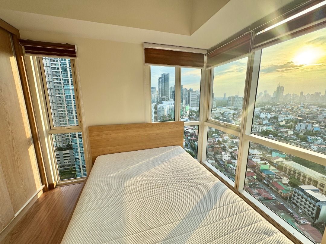 TIMES SQUARE WEST, BGC: 2BR For Rent, 55 sqm, Fully Furnished, with ...