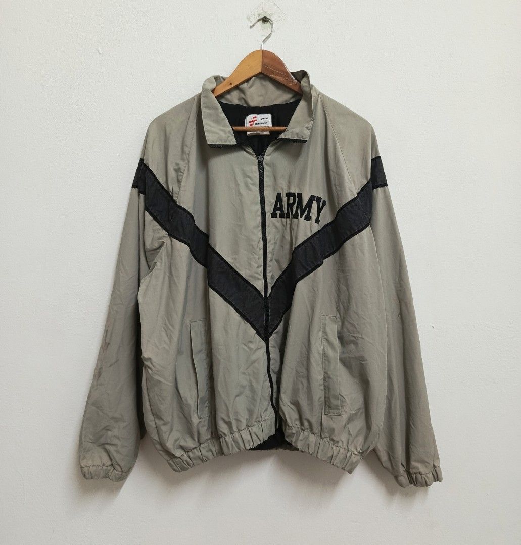 US Army IPFU Training Jacket, Luxury, Apparel on Carousell