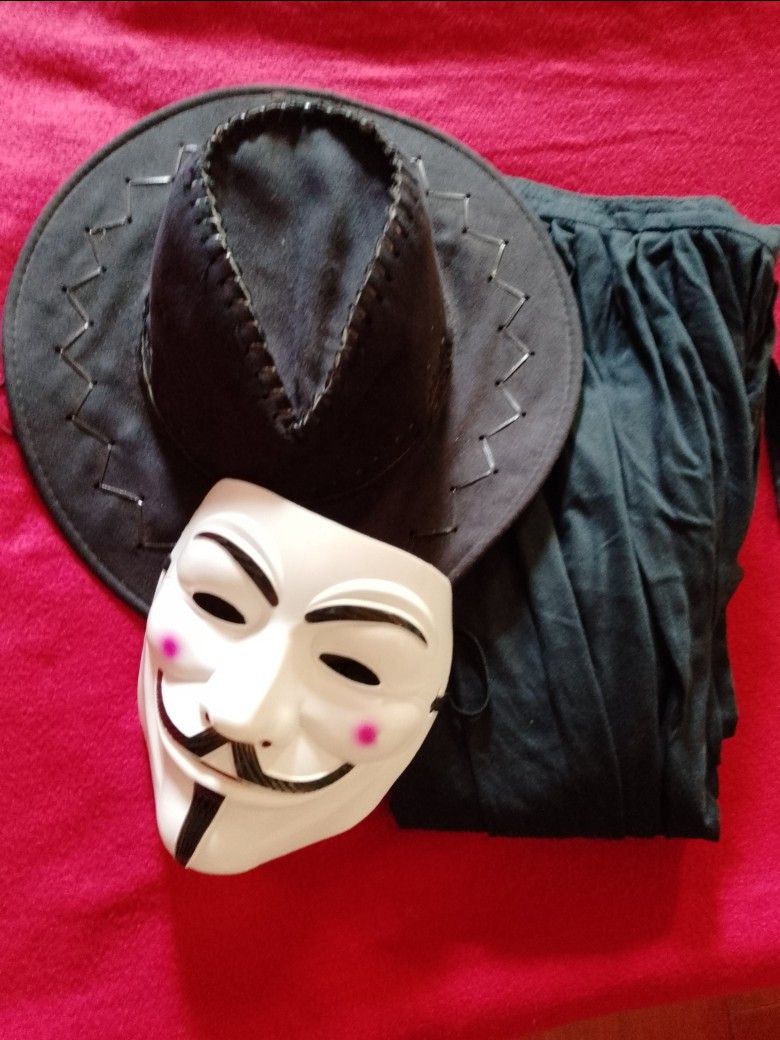 V for Vendetta Guy Fawkes mask, hat and robe, Looking For on Carousell